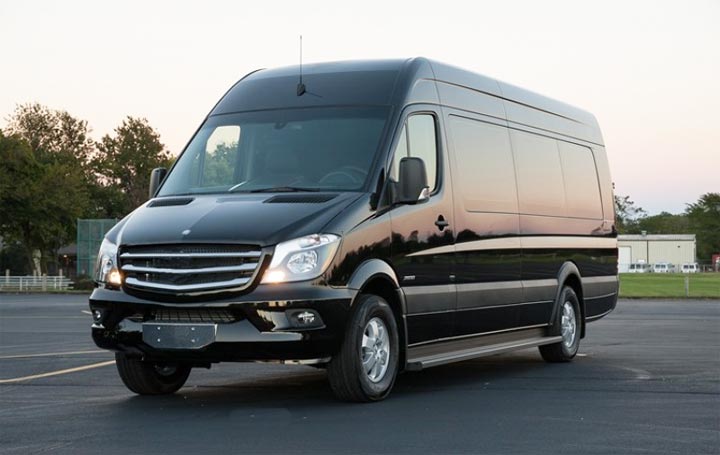 Vancouver Mini Bus Service - Affordable Transportation For Large Groups